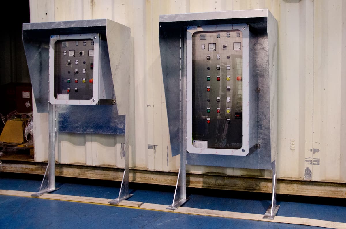 Low voltage distribution switchboards - Costruzioni Elettrotecniche ...